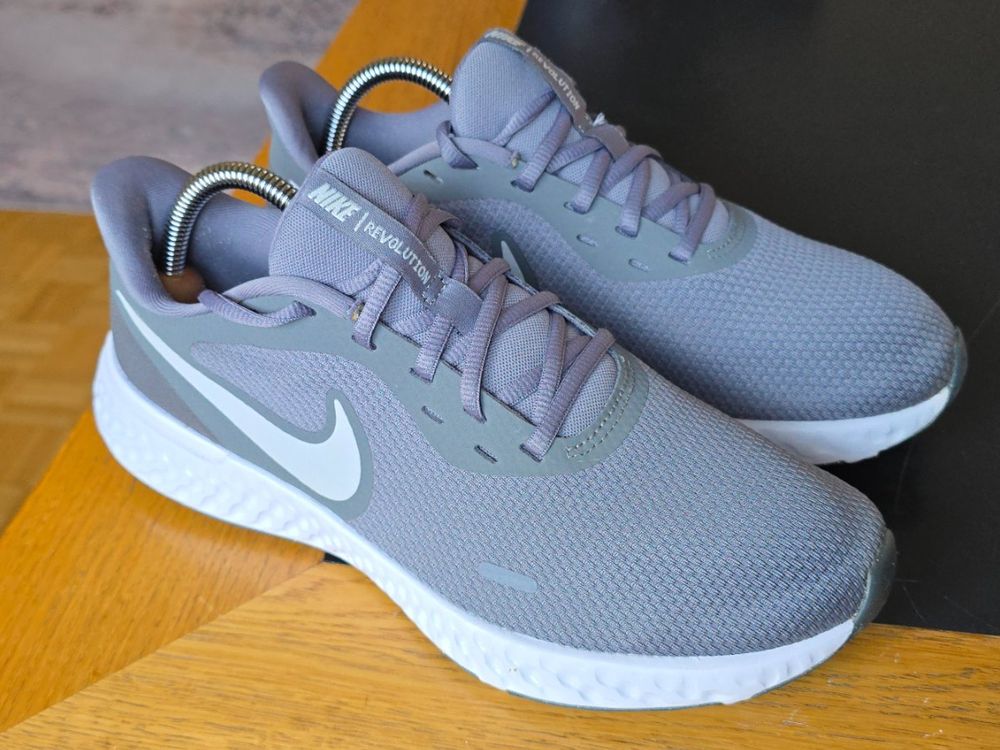 Nike REVOLUTION gr 42 (Gebraucht) in Wallisellen für CHF 38 – mit ...