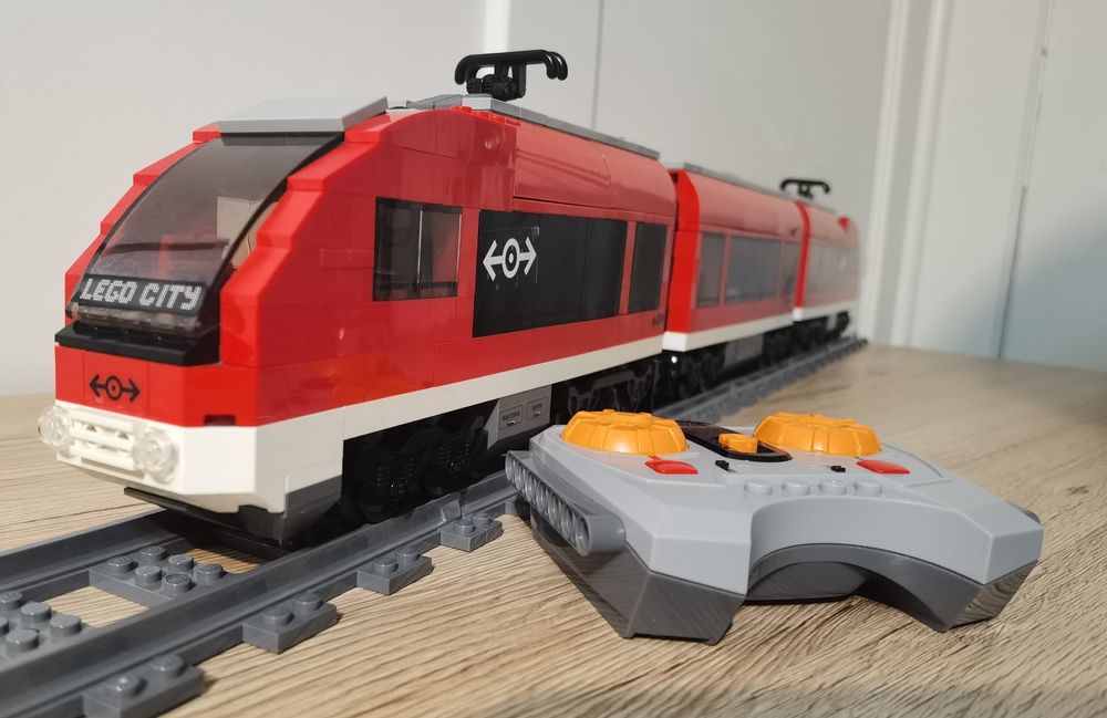 Lego City Regio rot Zug 7938 nur der Zug (Gebraucht) in Glarus für CHF ...