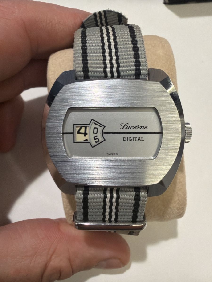 Montre Lucerne Digital Vintage Années 70 - Swiss Made (Neuf (Voir ...