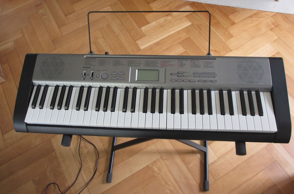 Casio LK-120 Leuchttasten-Keyboard | Kaufen auf Ricardo