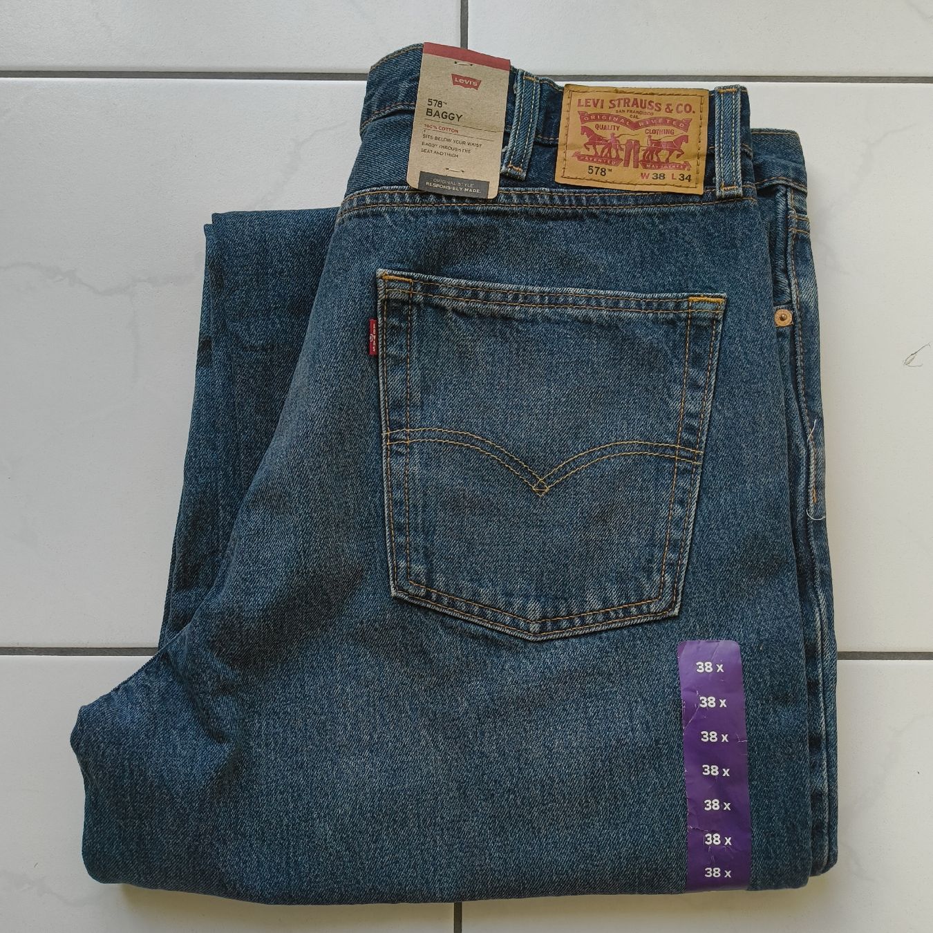 Levi Strauss 578 Baggy Jeans, Gr. 38/34 (Neu und originalverpackt) in Uitikon Waldegg für CHF 45 ...