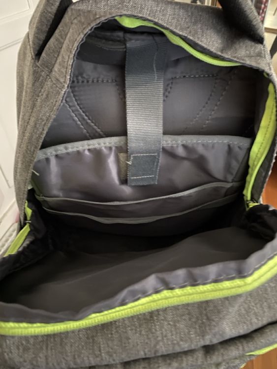 Schulrucksack mit diversen Extras (Gebraucht) in Zürich für CHF 25 ...