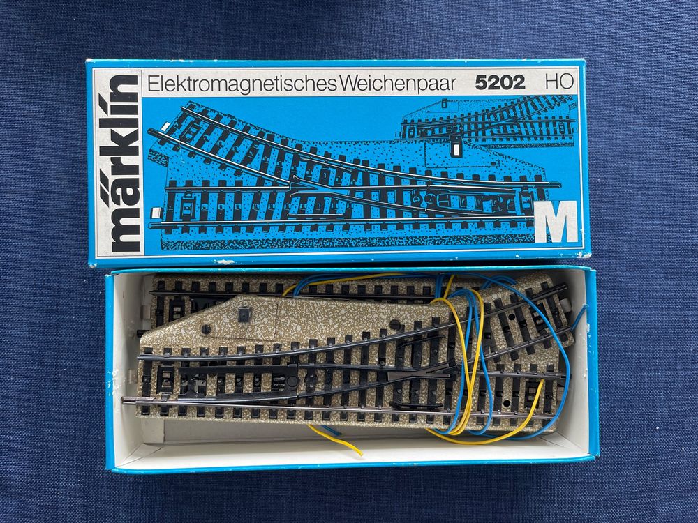 Märklin 5202 Elektromagnetisches Weichenpaar, OVP, HO (Neu und originalverpackt) in Reichenburg ...