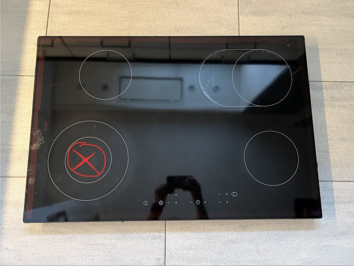 Glaskeramik Kochfeld mit 4 Zonen (Defekt) in Berikon für CHF 1 – nur ...