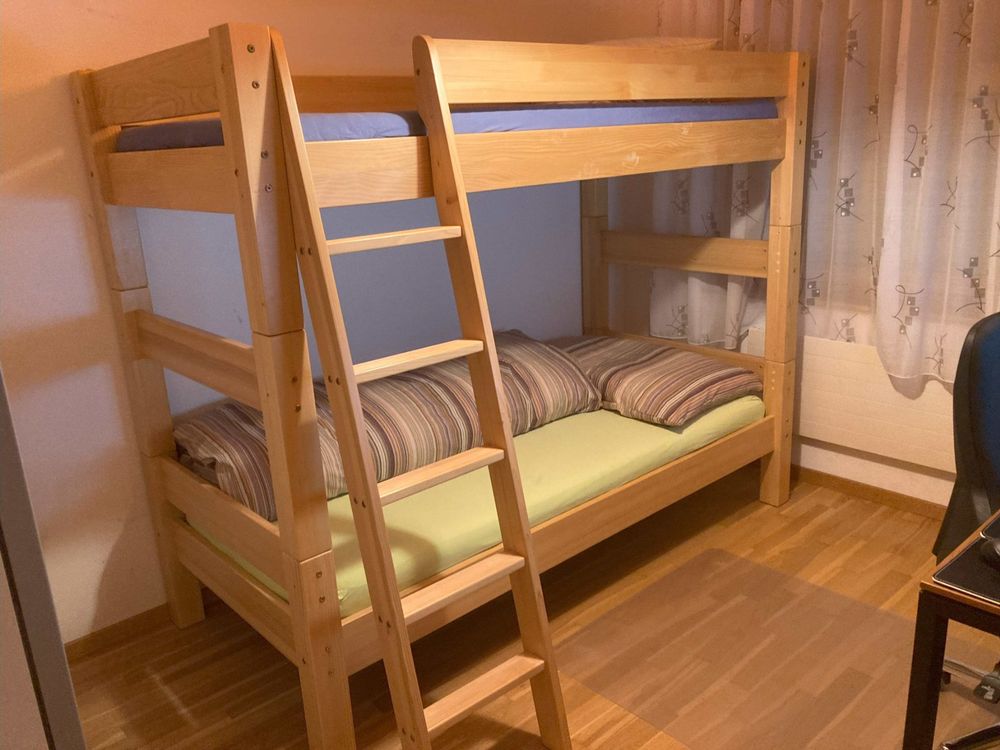 Massivholzbett, Stockbett mit Leiter, von Dolphin | Kaufen auf Ricardo