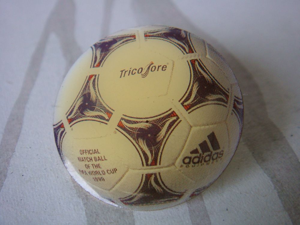 Pin Official Match Ball 1995 (Gebraucht) in sugiez für CHF 0.4 – mit ...