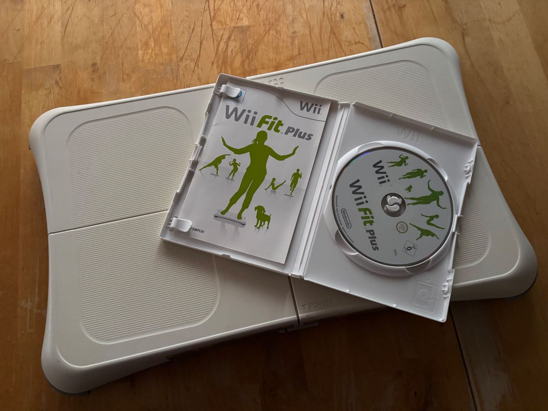 Wii Balance Board mit Wii Fit Plus (Gebraucht) in Frenkendorf für CHF ...