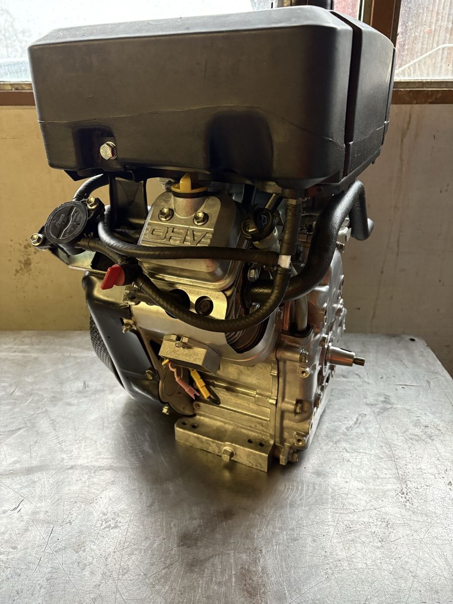 Briggs Stratton Vanguard 16HP Motor Motormäher Einachser (Gebraucht) in ...