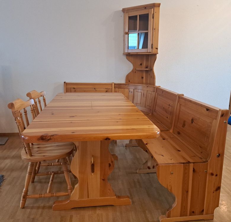 Eckbank mit 2 Tische und 2 Stühlen (Gebraucht) in Rickenbach sulz für ...