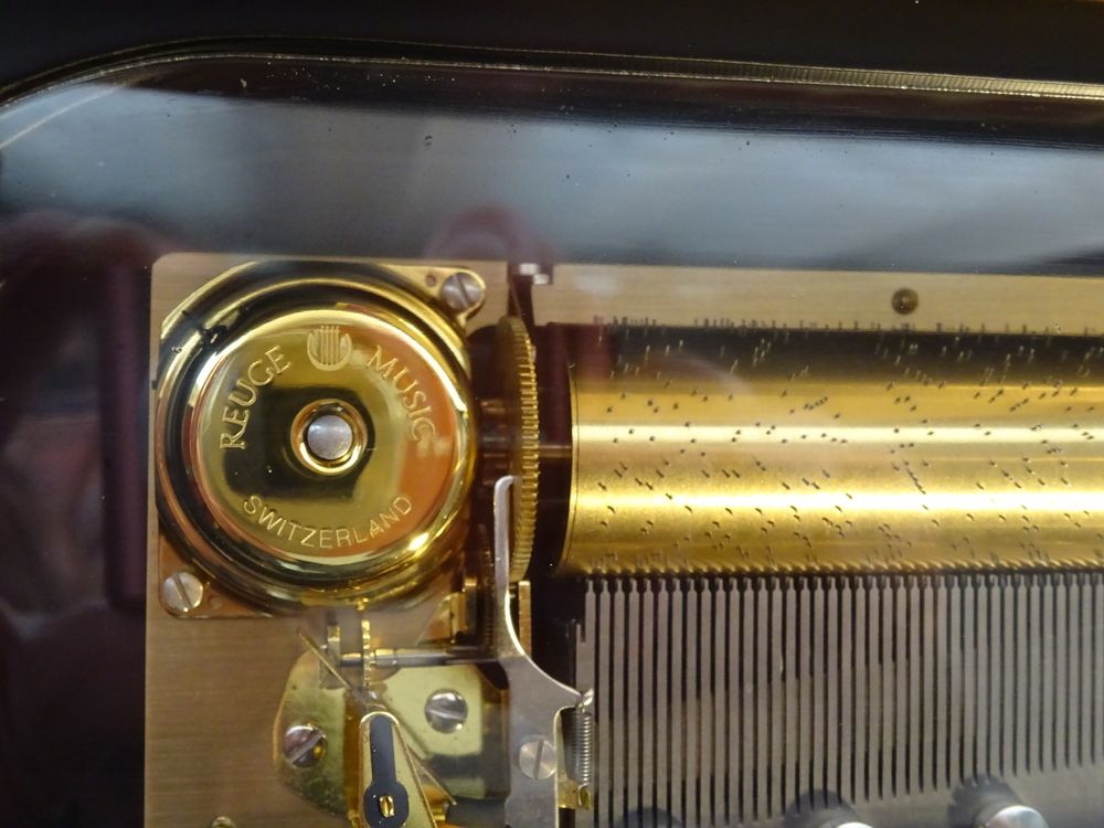 Reuge d'origine ,marquetée . 3 airs de Verdi et 72 lames (Gebraucht) in ...