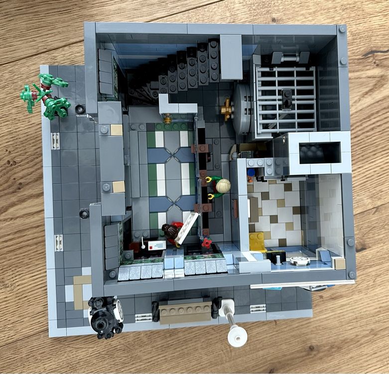 LEGO Creator 10251 Steine-Bank (Gebraucht) in Sirnach für CHF 305 – mit ...