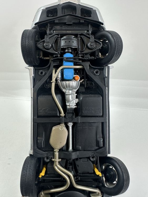 1978 Chevrolet Corvette C3 1:18, silbrig, UT MODELS (Defekt) in ...