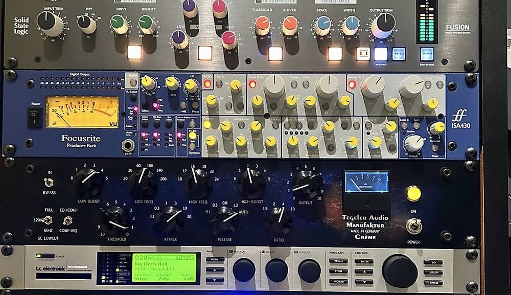 Focusrite ISA 430 MK1 Mikrofon Preamp inkl. Digitalkarte | Kaufen auf ...