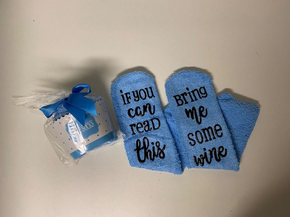 Kuschelsocken "Bring me some Wine" in Geschenkverpackung | Kaufen auf ...