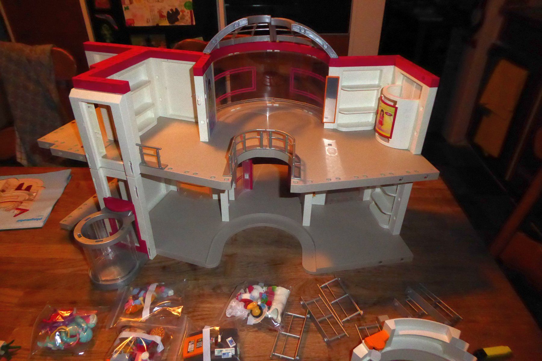 Playmobil Grosses Einkaufscenter City Life mit Zusatz Anbau (Gebraucht ...