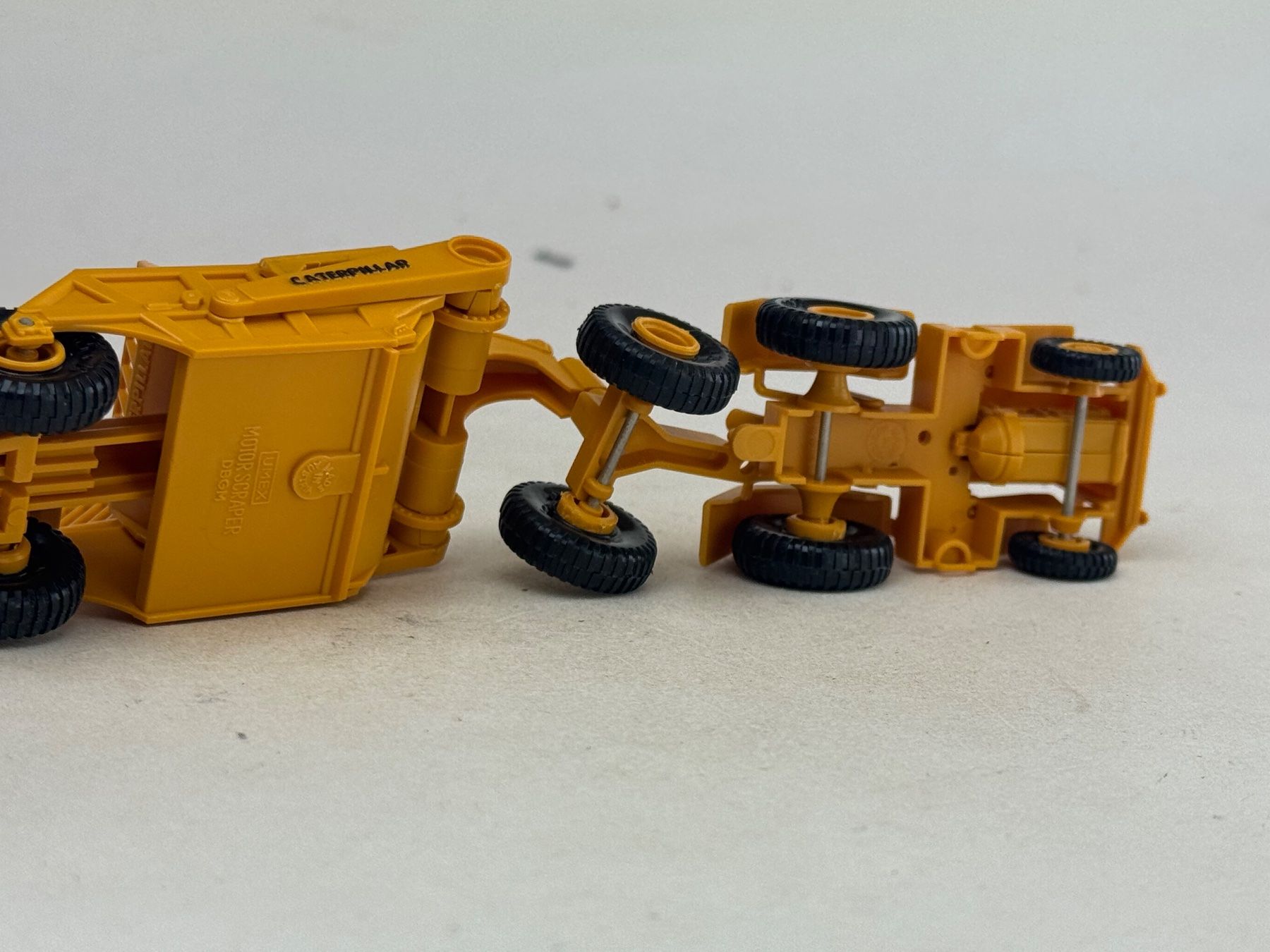 GB2- UMEX Motor Scraper mit Zugfahrzeug orange (Gebraucht) in Elm für ...