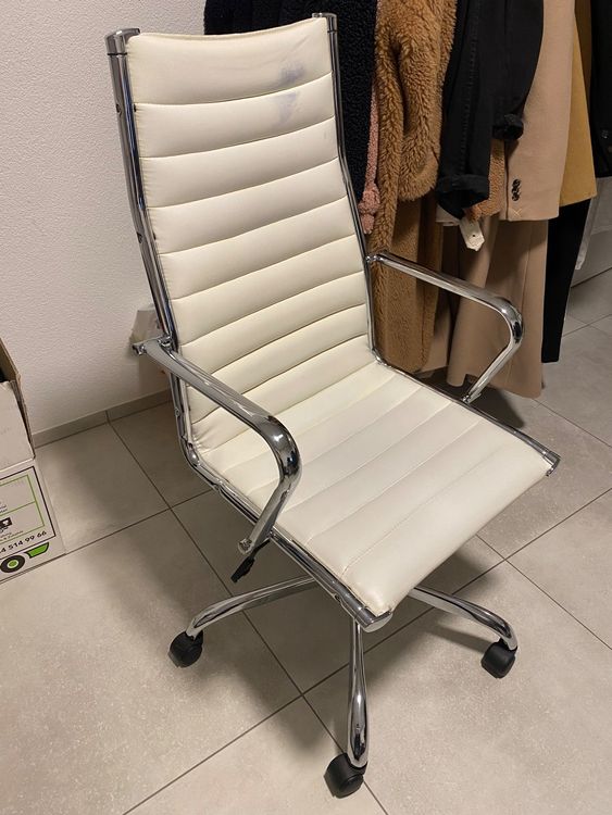 Schöner weisser Bürostuhl aus Leder (Gebraucht) in Mettmenstetten für CHF 50 – nur Abholung auf ...