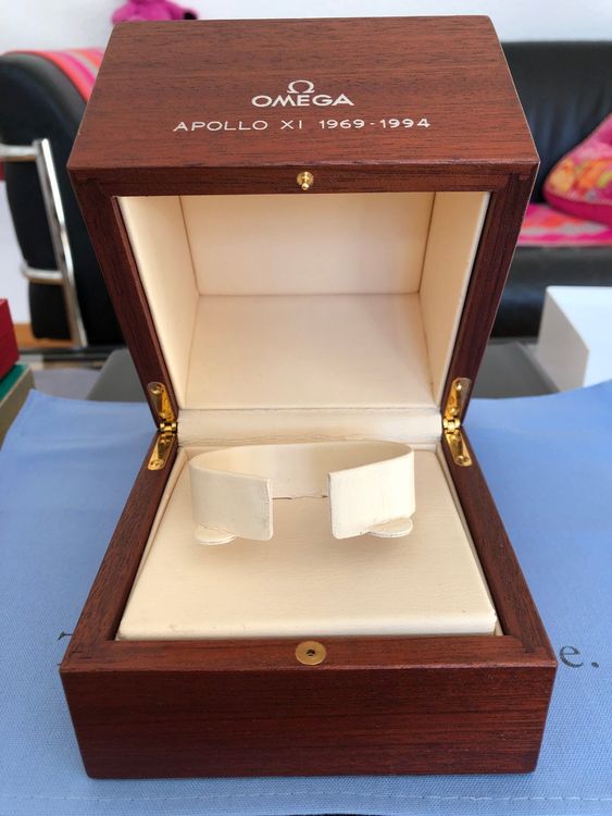 OMEGA SPEEDMASTER UHREN-BOX APOLLO XI 1969-1994 (Gebraucht) in Biel ...