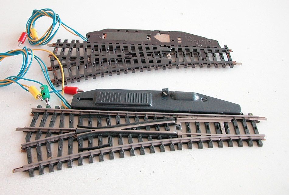 Märklin K-Gleis Weichenpaar 2261 elektromagnetisch H0 (Gebraucht) in Oberwil BL für CHF 29 – mit ...