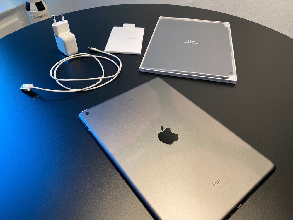 Apple iPad 7. Gen (2019) / 10,2" Display / 128 GB / WiFi (Gebraucht) in ...