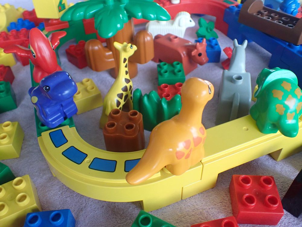 viele Lego DUPLO Steine Tiere, Dinos und Figuren 130 Teile (Gebraucht) in Geroldswil für CHF 21 ...