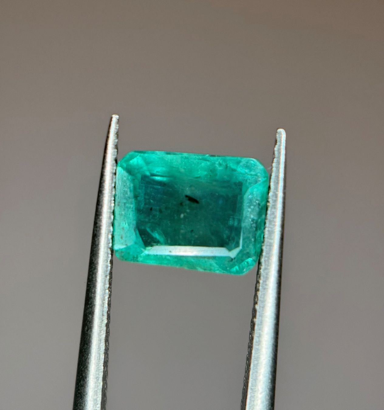 1.54 ct Smaragd Edelstein mit Zert. nur ab 1Fr. (Neu (gemäss ...