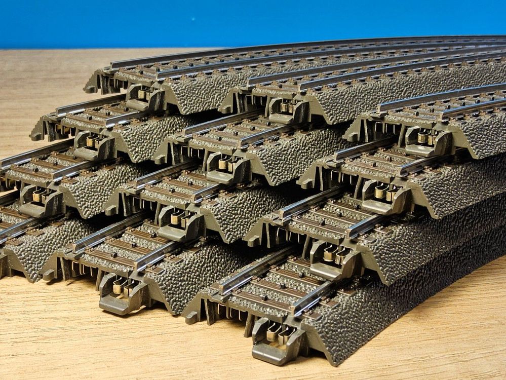 12 x Märklin 24230 _ C Gleis Gebogen R2 437,5mm 30°_ Spur H0 (Gebraucht) in Uerikon für CHF 39 ...