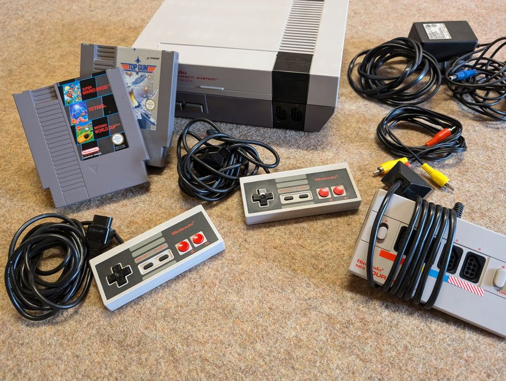 Nintendo NES + 4 Spiele (Tetris, Mario...) RESTAURIERT (Gebraucht) in ...