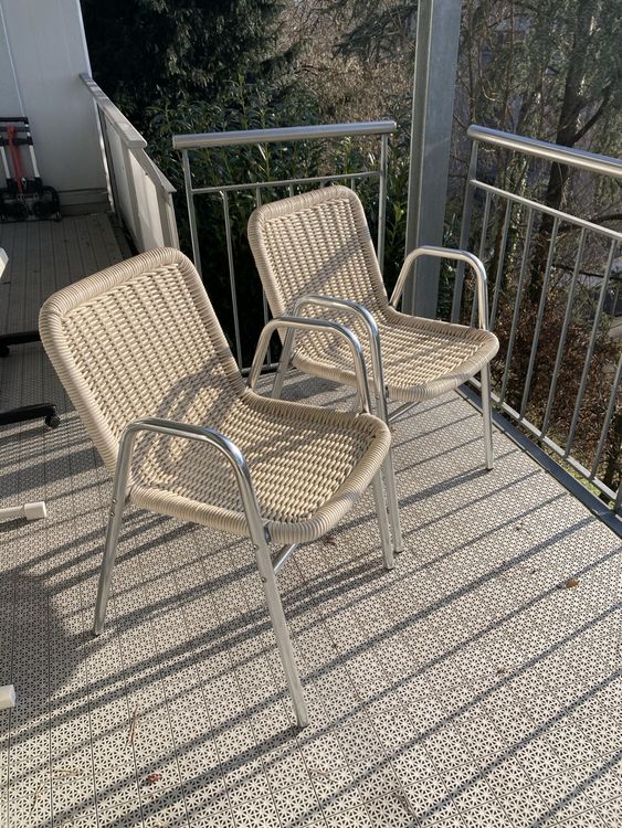 2 Gartenstühle, Rattanoptik, Alu, wetterfest (Gebraucht) in Zürich für CHF 10 – nur Abholung auf ...