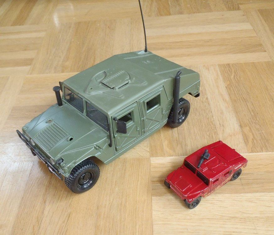 HUMVEE Maisto 1/27 die-cast + OVP + mini Humvee (Gebraucht) in St ...
