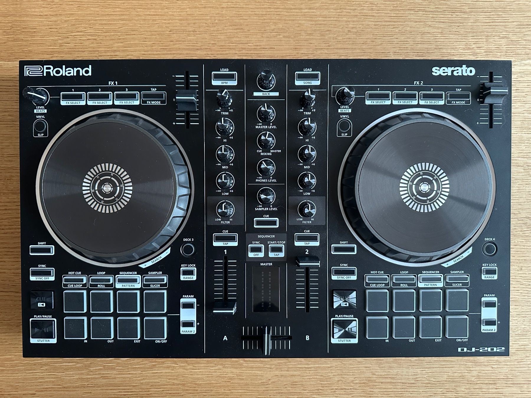 Roland DJ-202 Serato DJ Controller - Top Zustand! (Gebraucht) in Aarau ...