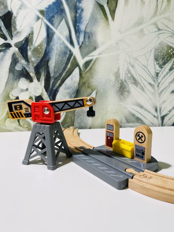 Hape Wooden Train Track Set with Crane (Gebraucht) in Aettenschwil für ...