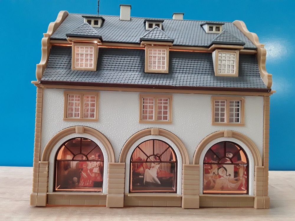 grosses Wohn - Stadt- und Geschäftshaus _ beleuchtet Spur H0 (Gebraucht) in Uerikon für CHF 35 ...