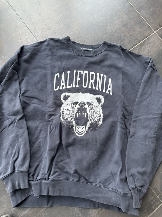 Brandy Melville California Bear Sweater, Navy Blue Oversized (Gebraucht ...