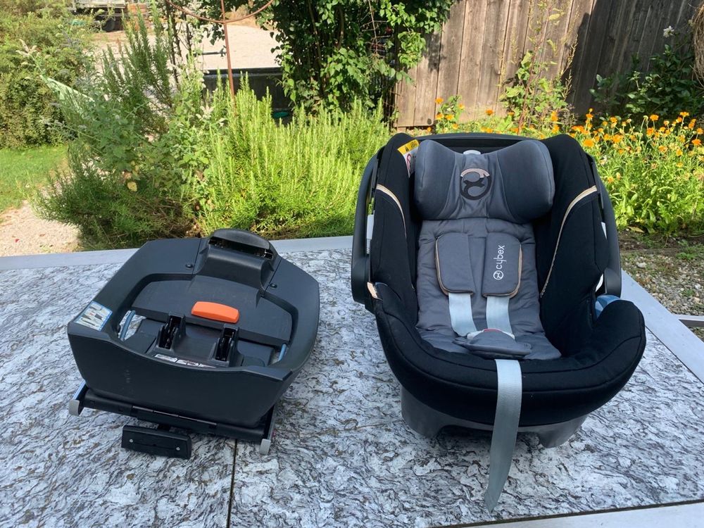 Cybex Aton 5 Babyschale mit Base Isofix schwarz (Gebraucht) in Ersigen für CHF 37 – mit ...