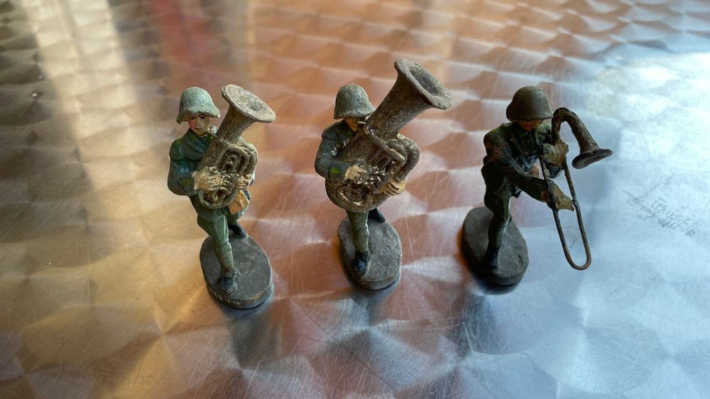 Schweiz Armee - 3 Soldaten Musiker - Elastolin Figur (Gebraucht) in Glattfelden für CHF 19.95 ...