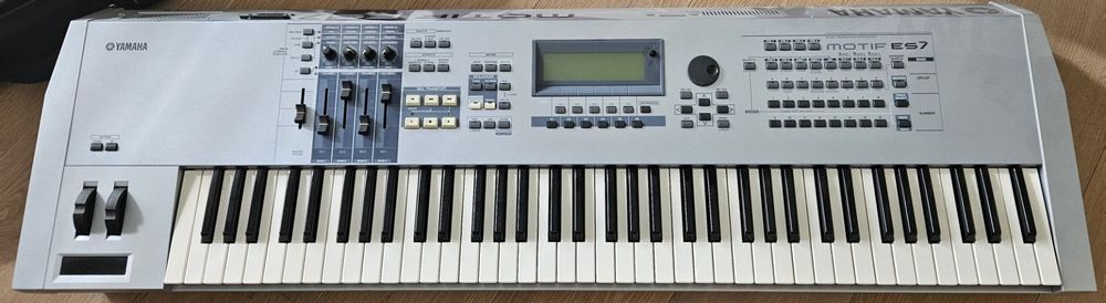 Yamaha Motif ES7 Synthesizer inkl. PLG150-DX und AP | Kaufen auf Ricardo