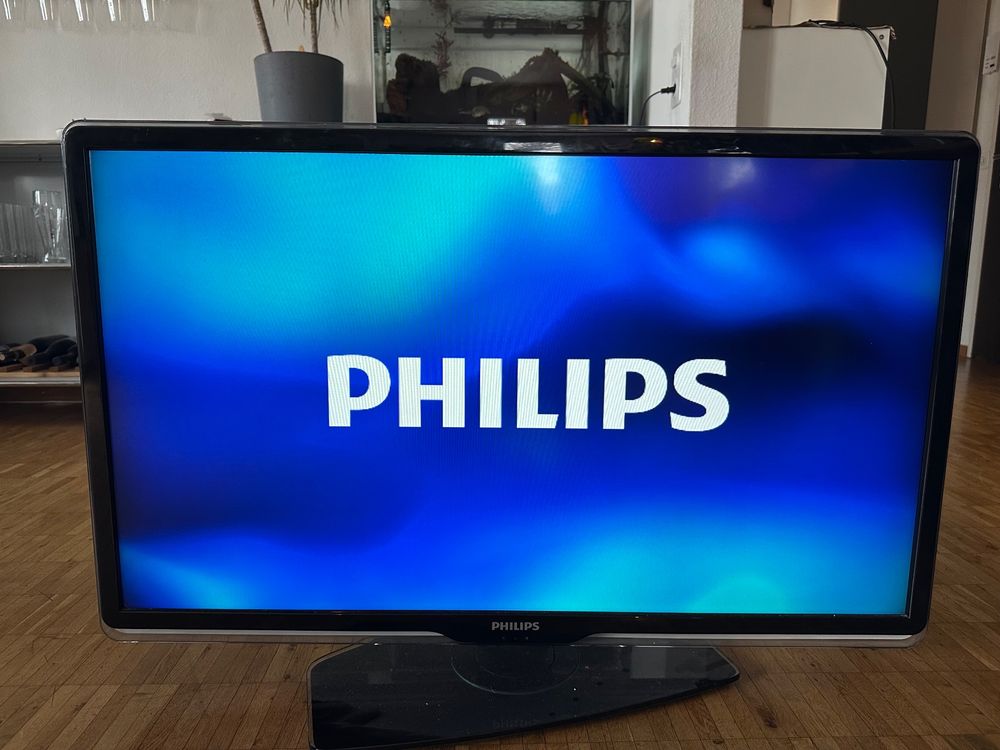 Philips 42" Full-HD LCD-TV mit Ambilight – 42PFL8694H/12 (20 (Gebraucht ...