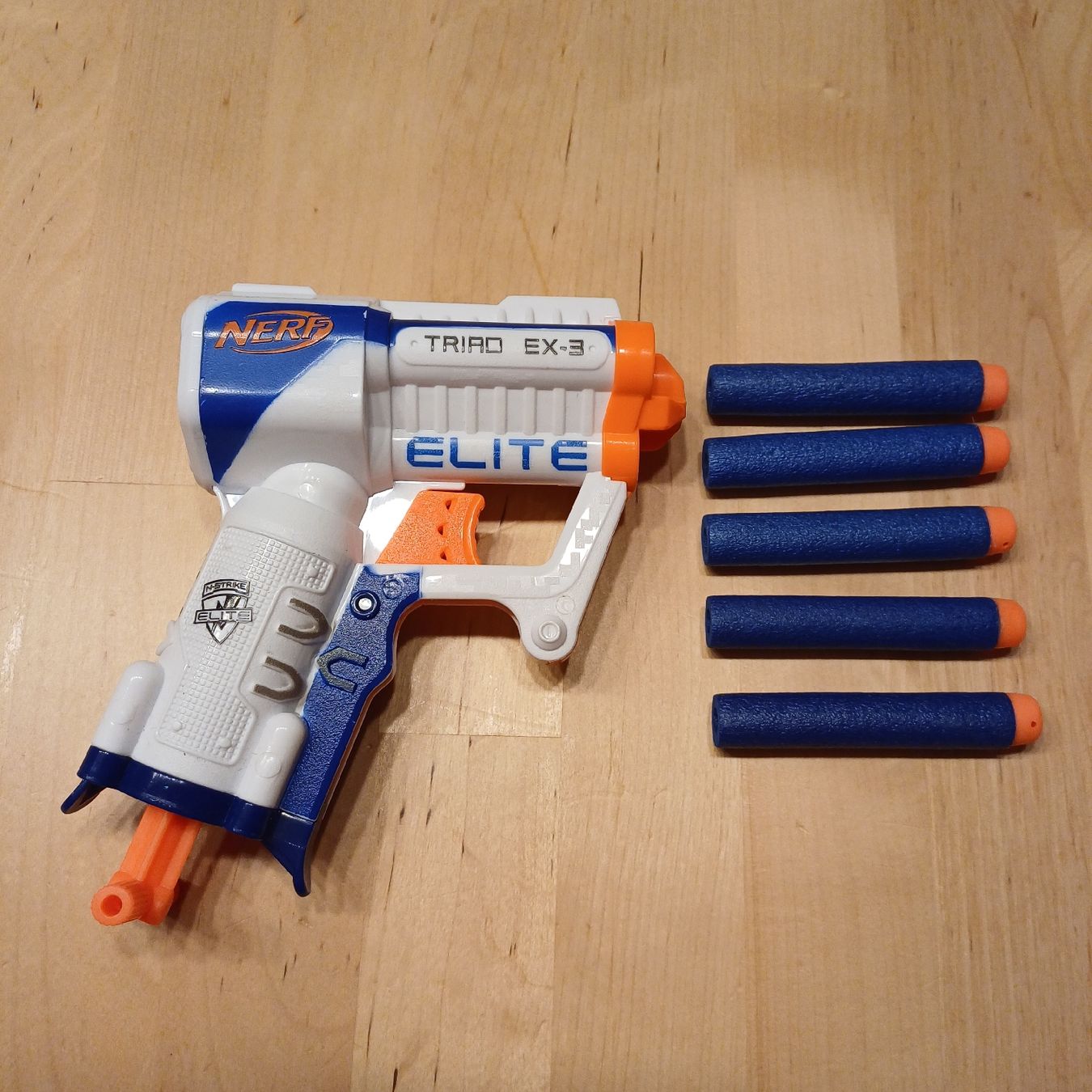 Nerf Elite Triad EX-3 Blaster, Guter Zustand (Gebraucht) in Röschenz ...