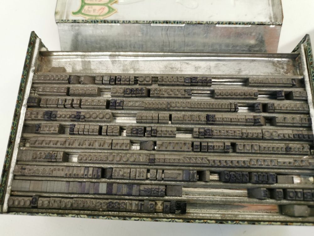 Alte Alphabet Stempel Set Perfect mit Halter | Kaufen auf Ricardo