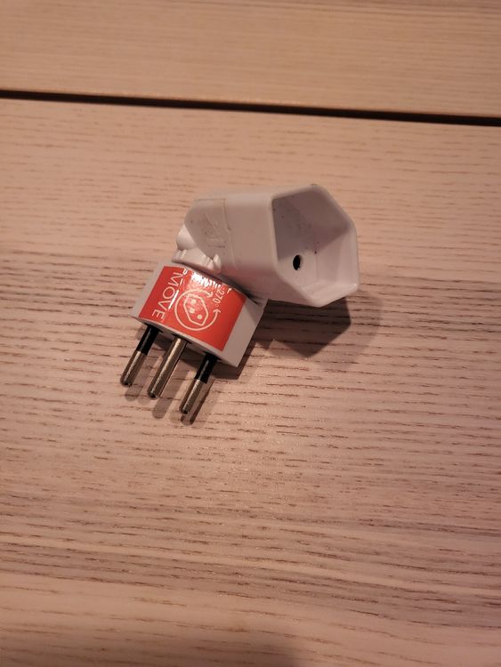 twistable plug for angle switzerland (Gebraucht) in Zürich für CHF 3 ...