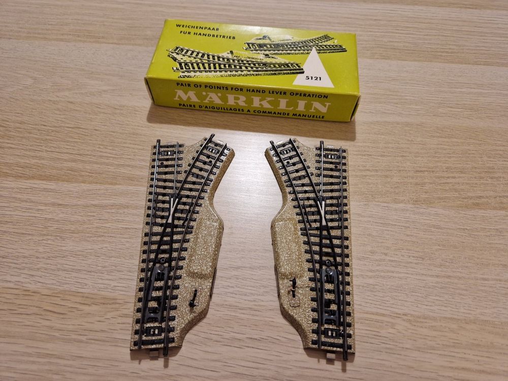 Märklin 5121 Weichenpaar M H0 (3) (Gebraucht) in St-Aubin-Sauges für CHF 12 – mit Lieferung auf ...