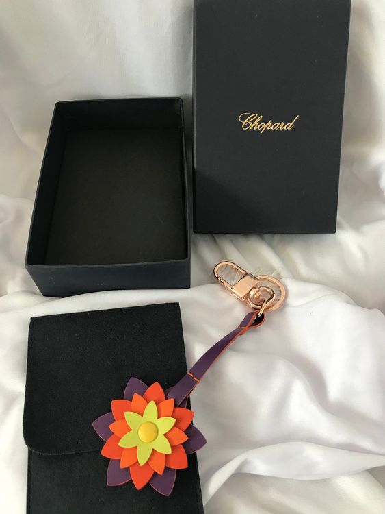 Chopard Schlüsselanhänger Lotus Blume mit Etui und Box | Kaufen auf Ricardo