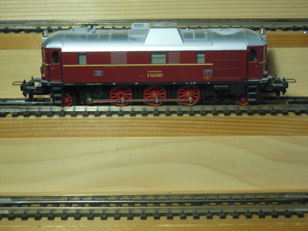 Trix Express Diesellok V140, TE 22448 Vitrine Modell (Gebraucht) in ...