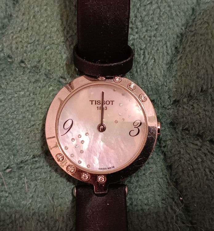 Montre dame Tissot Flamingo nacre et 28 diamants (Gebraucht) in Môtiers ...