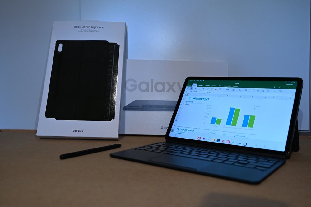 Galaxy Tab s8 inkl. Book Cover Keyboard | 256 GB | Kaufen auf Ricardo