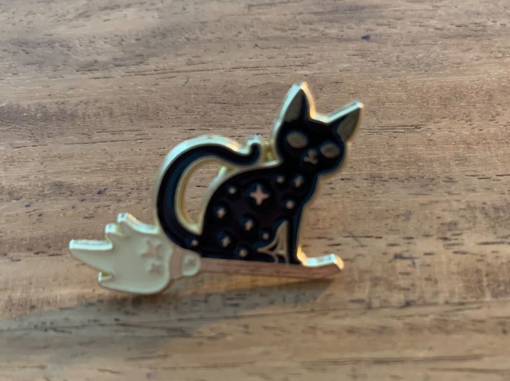 Pin Katze Hexe Gothic (Neu und originalverpackt) in Geneve für CHF 1 – mit Lieferung auf Ricardo ...