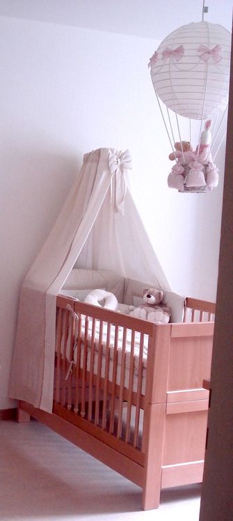 Babybett Buche inkl. Himmel, Futter, Mobile, Matratze (Gebraucht) in ...
