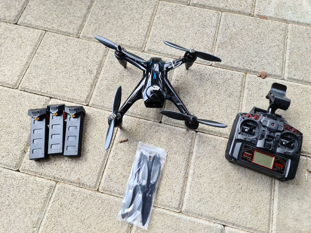 Quadrocopter GPS FPV Camera Wifi Brushless (Gebraucht) in Düdingen für ...