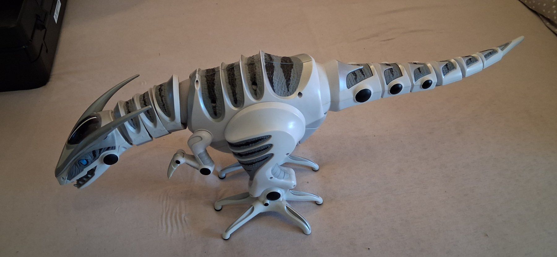 Dinosaure robot Roboraptor de WowWee motorisé + télécommande (Gebraucht ...